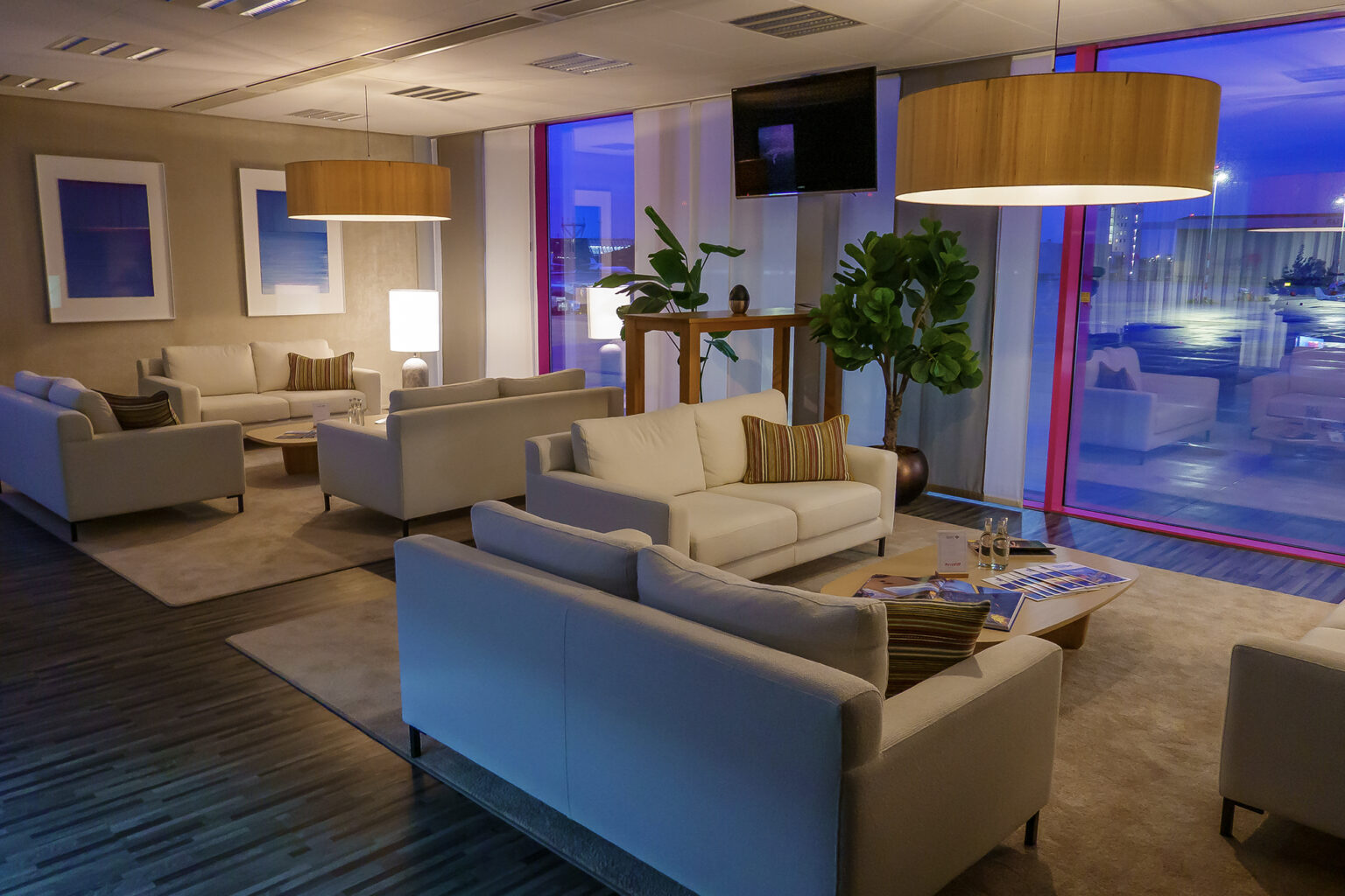 AviaVIP Amsterdam has received their certificate IS-BAH